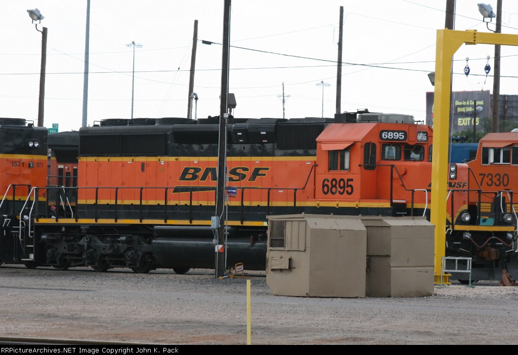 BNSF 6895